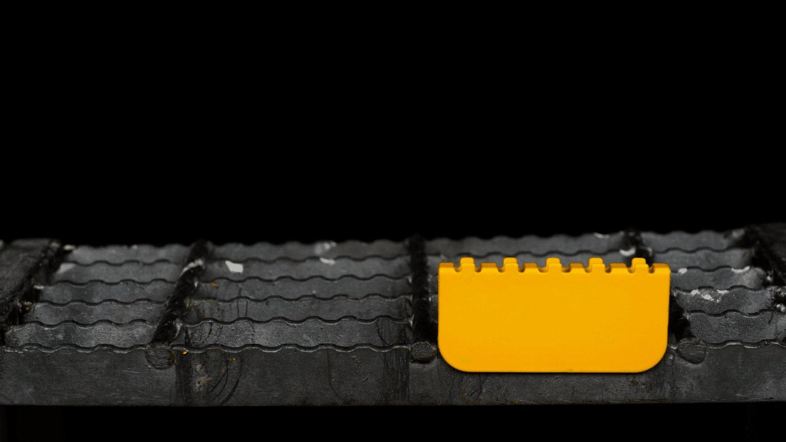 Yellow Anti-Slip Clips - Steel (TSU25/TSU32) - Titan Safety