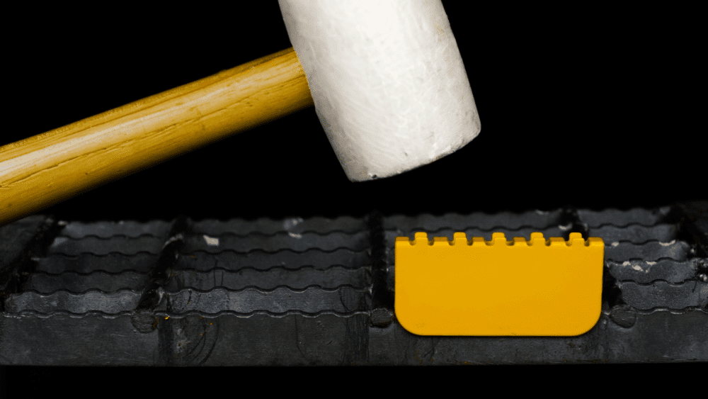 Yellow Anti-Slip Clips - Steel (TSU25/TSU32) - Titan Safety